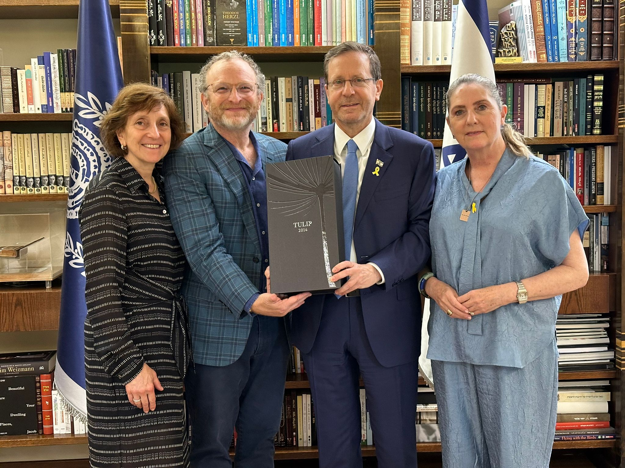 JI wine columnist Yitz Applbaum reviews the Tulip Finger Print 2014